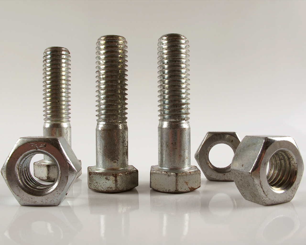 Gurkaylar Group of Companies / Products / Bolts and Pins